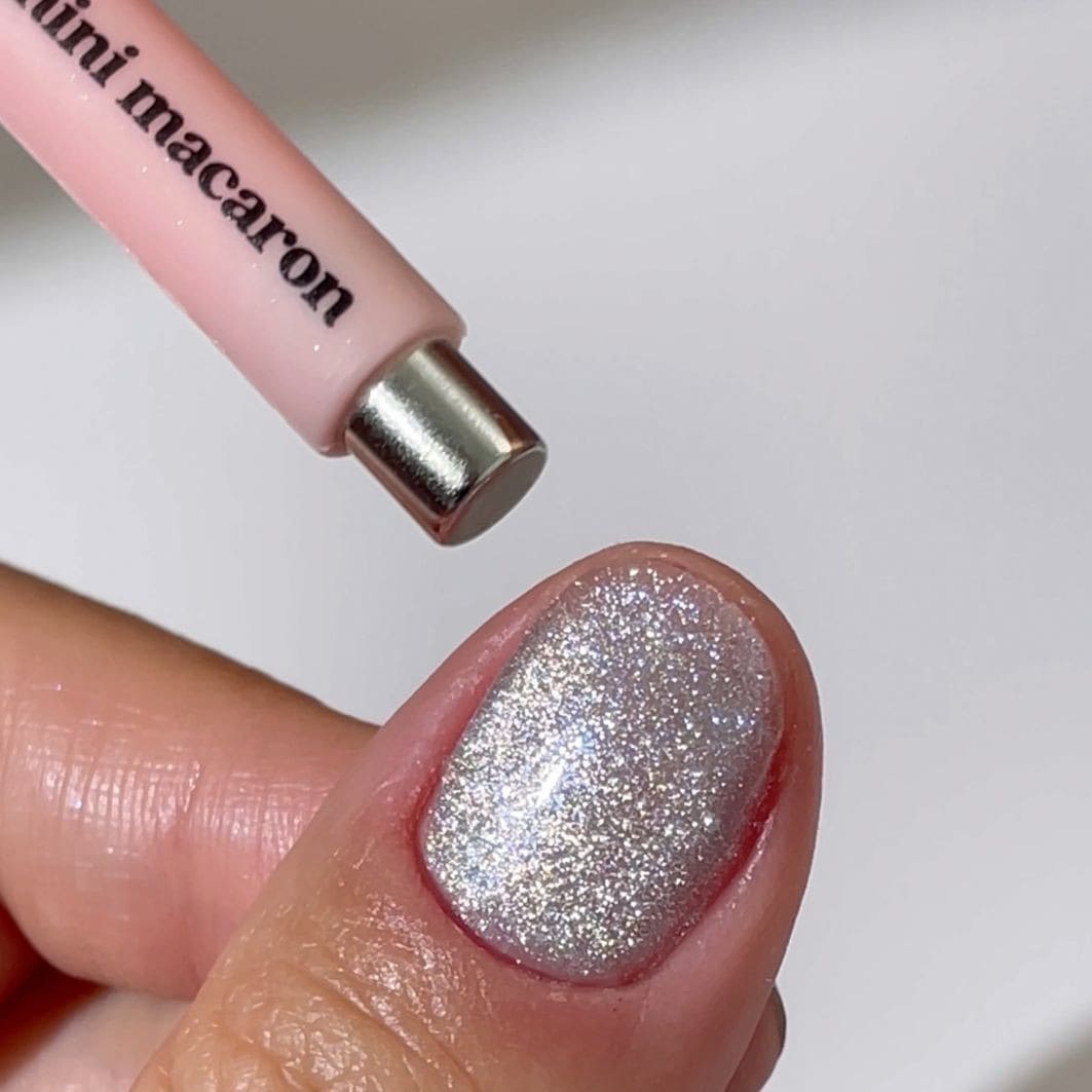 Le Mini Macaron Moon Beam Cat Eye Set | DOUGLAS