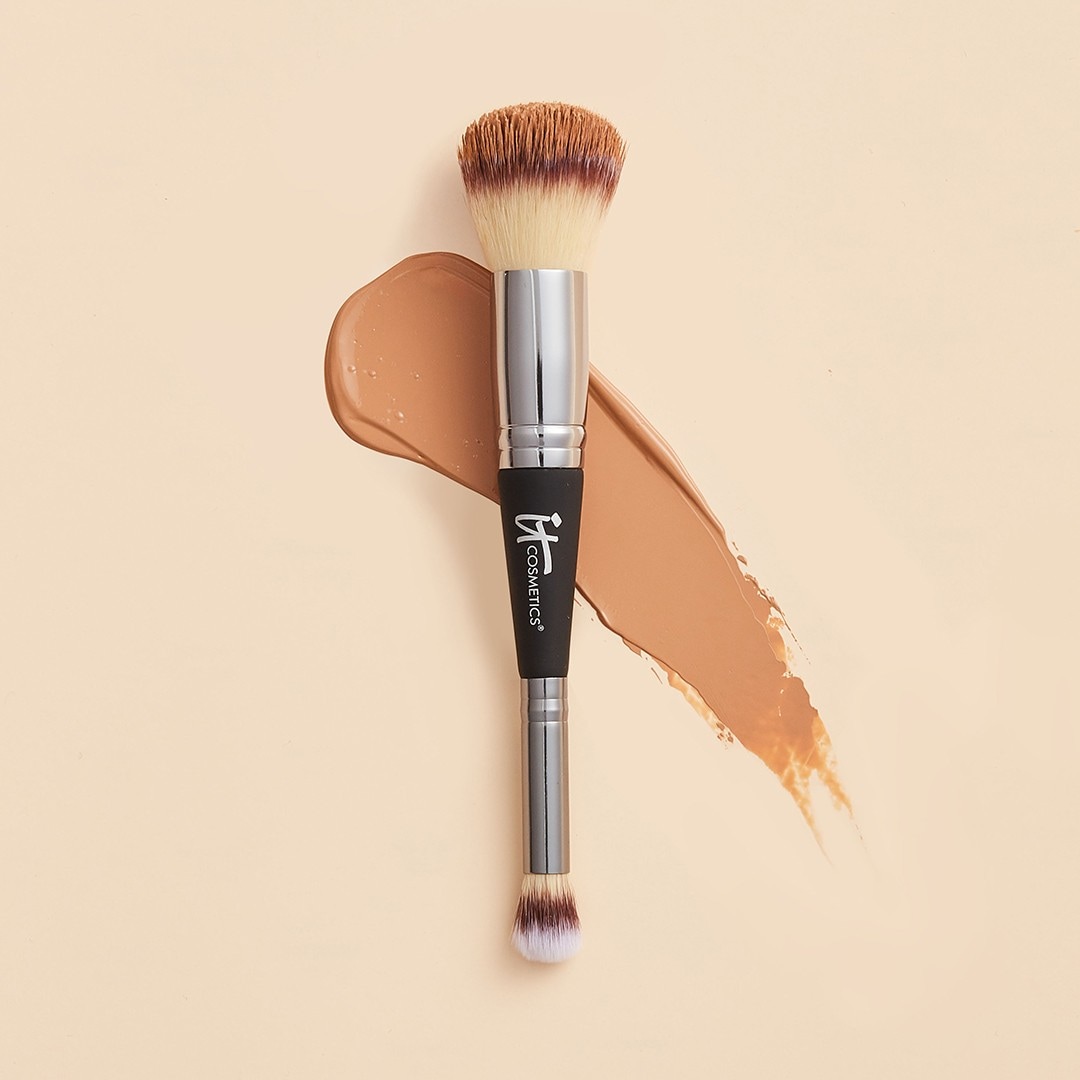 IT Cosmetics Heavenly Luxe Complexion Perfection Brush 7 | DOUGLAS