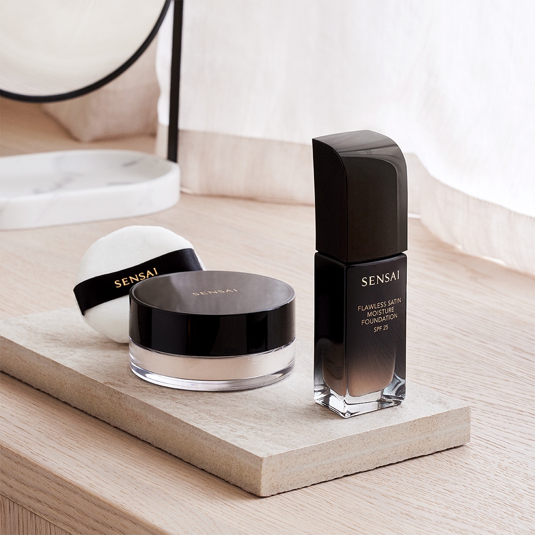 SENSAI Translucent Loose Powder | DOUGLAS